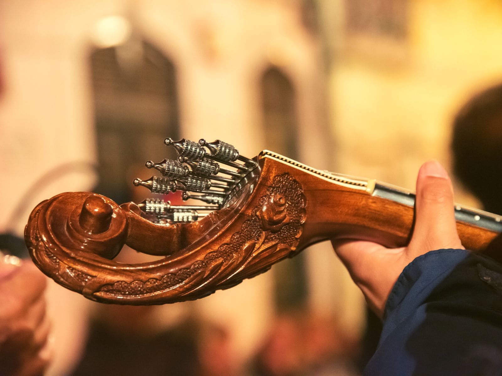 Dove ascoltare il fado a Lisbona: storia e spettacoli 2025